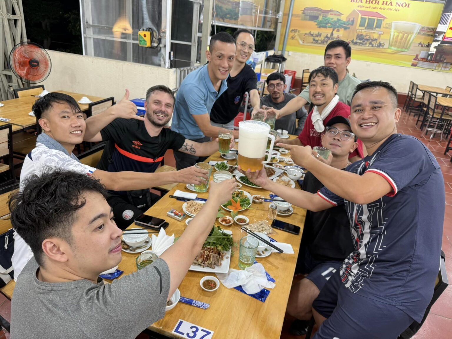 Guide to enjoy popular Vietnamese beer brands