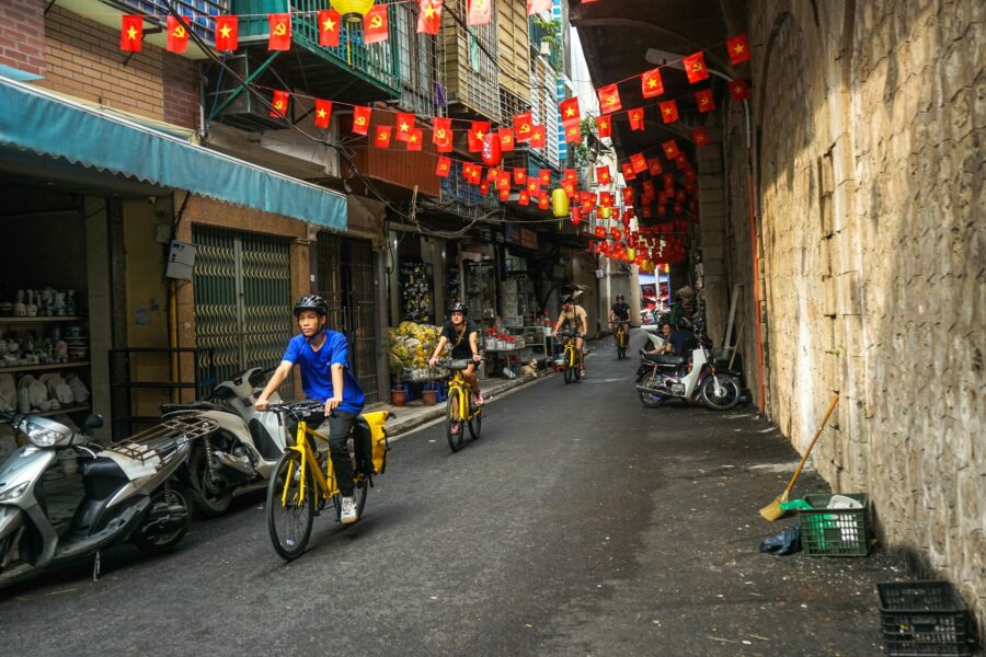 Tour de Hanoi: Old Quarter, Iconic Landmarks & Hidden Corners
