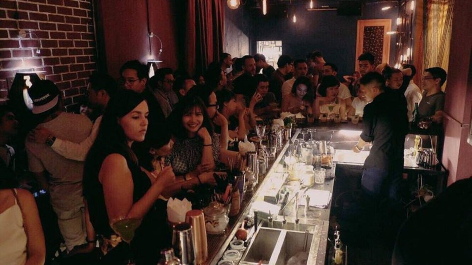 Best Cocktail Bar in Hanoi: 6 Cocktail Bars to Try at Night