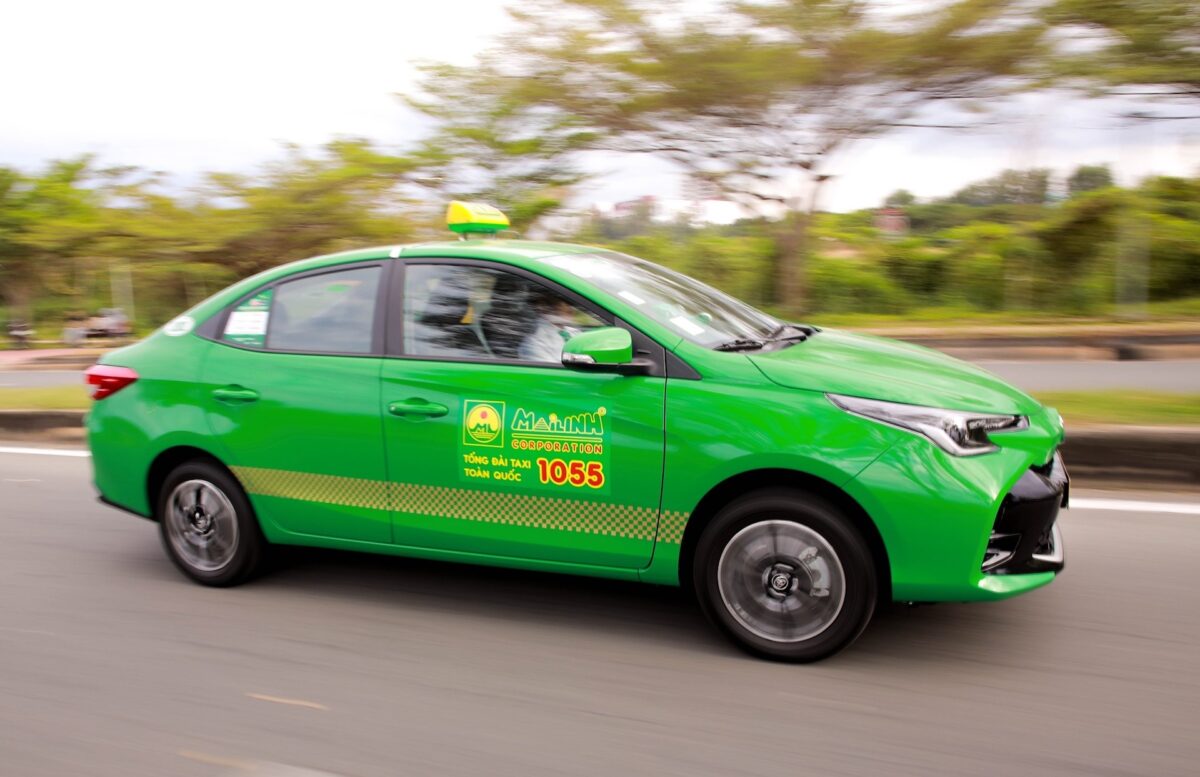 Taxi in Hanoi: 5 Reliable Airport Options And Local Tips